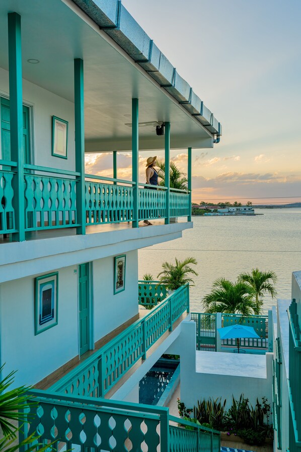 Book Hotel Casa Turquesa in Flores | Hotels.com