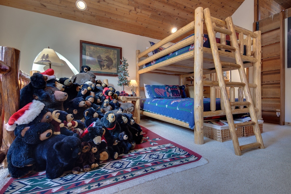 Warm Cabin Feel, Private Hot Tub, Sauna And A Pool Table! - Diamond Peak 2 - 선리버