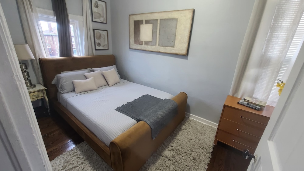 Cozy, Comfortable And Convenient Apartment. Close To Everything! - SeatGeek Stadium - Bridgeview