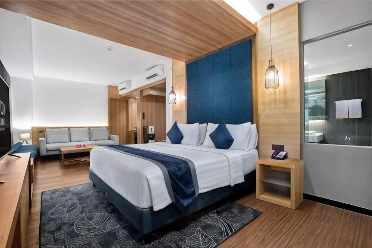 Minibar, secretária, Wi-fi grátis, roupa de cama fornecida