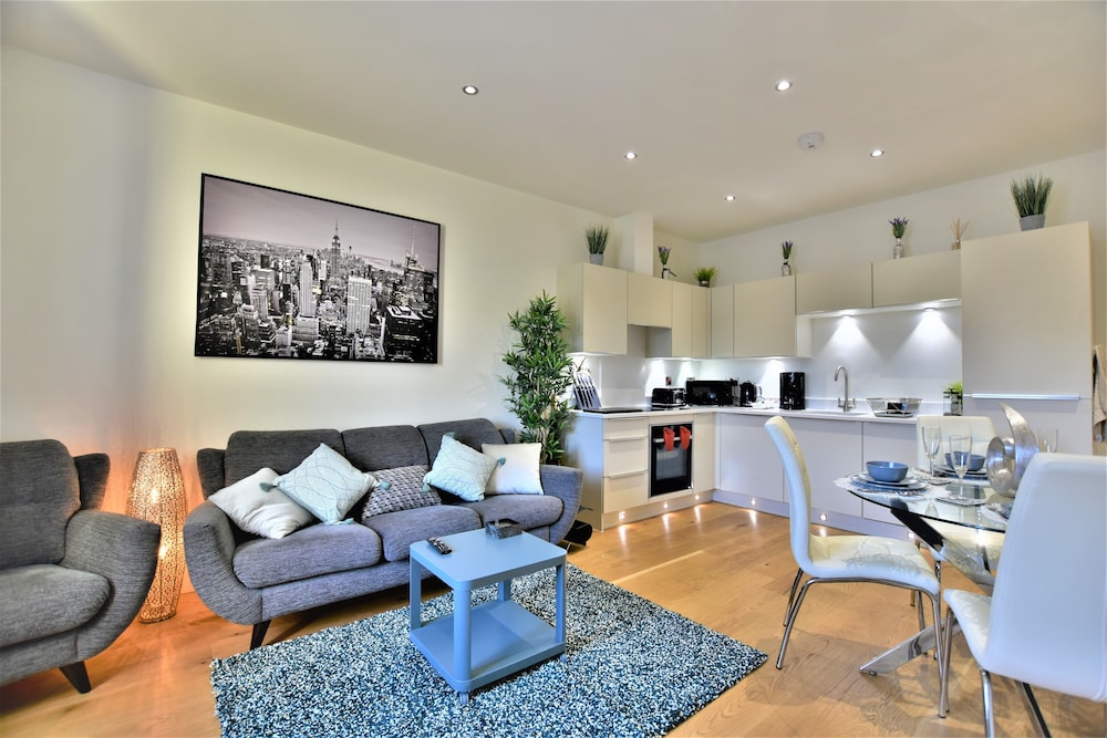 City Centre 2 Bed Luxury Lofthouse With 2 En -Suites, High St On The Doorstep - Lincoln