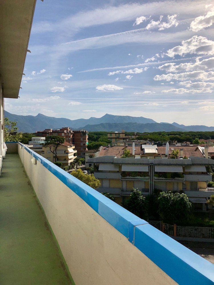 Viareggio Città Giardino Sea View Apartment With Terrace - Viareggio