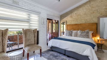 Quarto Superior, 1 cama king-size | Cofre no quarto, secretária, ferro/tábua de engomar, Wi-fi grátis