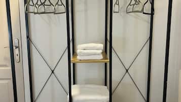 Suíte família | 1 quarto, roupas de cama premium, individualmente decorados
