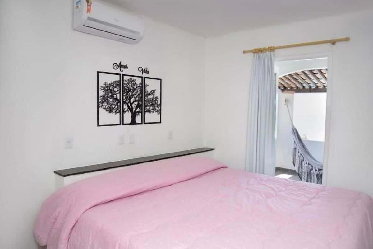 Minibar, cofre no quarto, Wi-fi grátis, roupa de cama fornecida