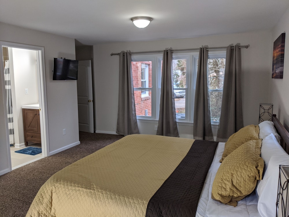 Lakeview Five Bedrooms Cape Cod Near Quantico And Historic Fredericksburg - Stafford, VA