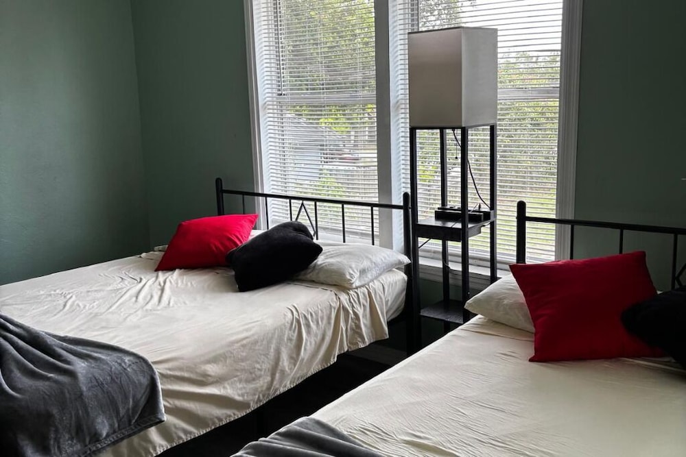 Downtown Sarasota Apartment 2br/2ba For Couples,groups, Lido,siestakey 5-10mins - Sarasota, FL