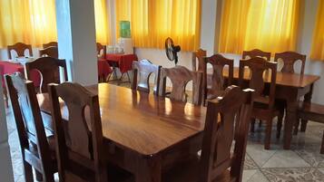 Pequeno-almoço inspirado na cozinha local diário (175 PHP por pessoa)