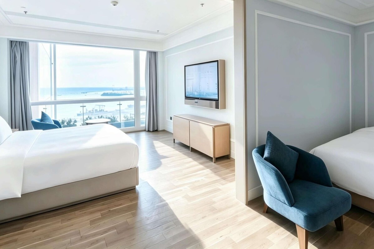 Quarto executivo, 2 camas de solteiro | Edredons de pluma, frigobar, escrivaninha