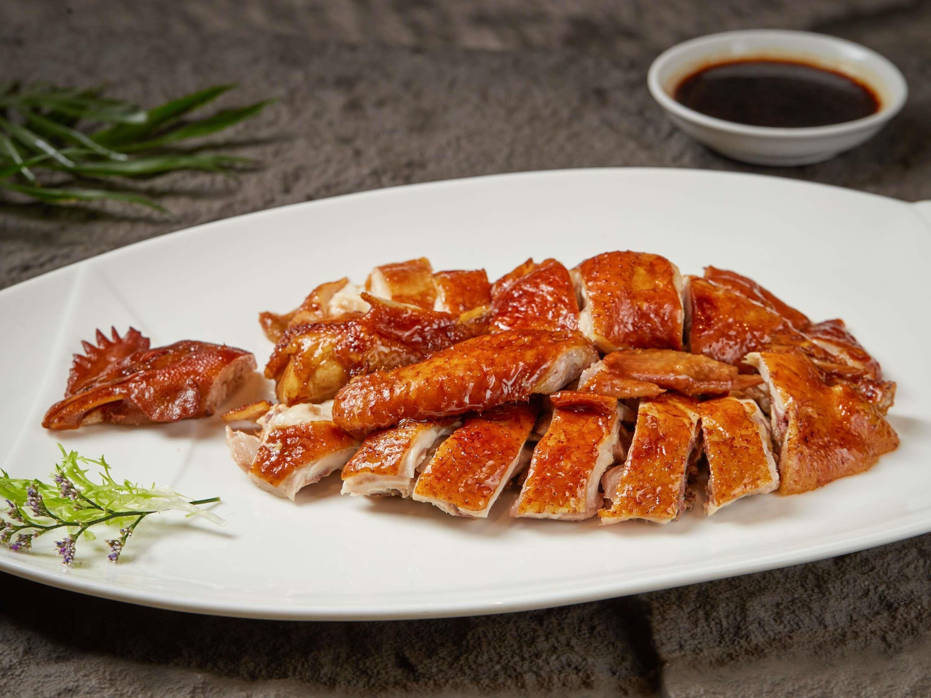 Pequeno-almoço tipo buffet mediante uma taxa 