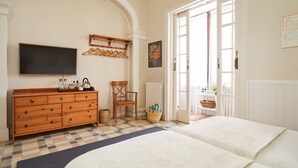 Quarto duplo, vista para o jardim | Cofres nos quartos, Wi-Fi de cortesia, roupa de cama
