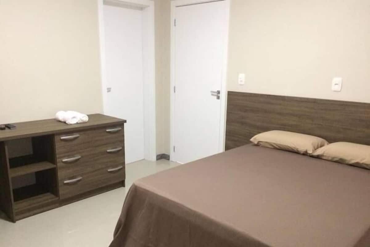Quarto Duplo Superior | Minibar, Wi-fi grátis, roupa de cama fornecida
