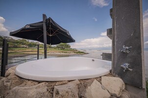 Cabana de Madeira Panorâmica, vista para o lago | Terraço/pátio interior