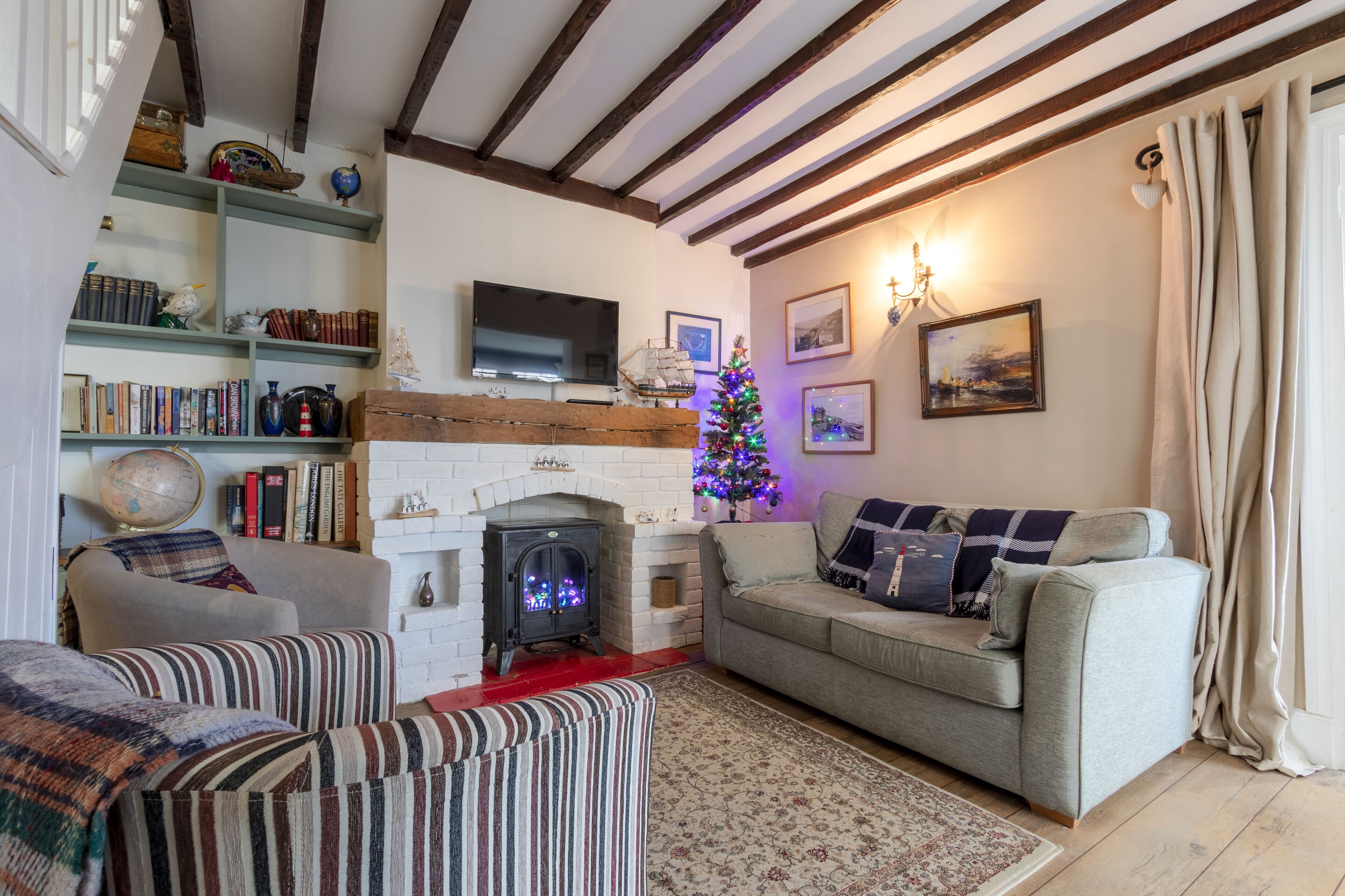 Sea View Cottage, The Little Yellow Cottage By The Sea - Folkestone