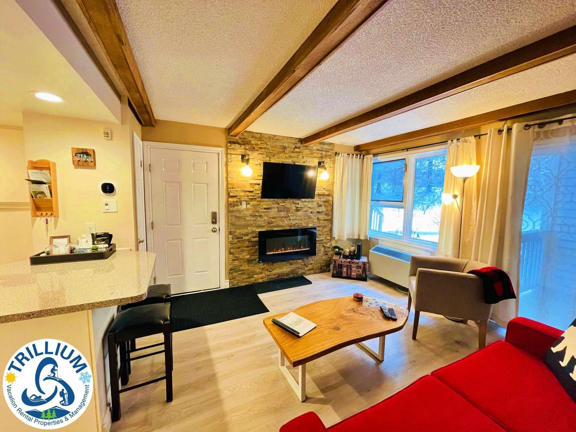 Rustic Mountainside Chalet - Collingwood