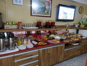 Pequeno-almoço tipo buffet diário incluído 