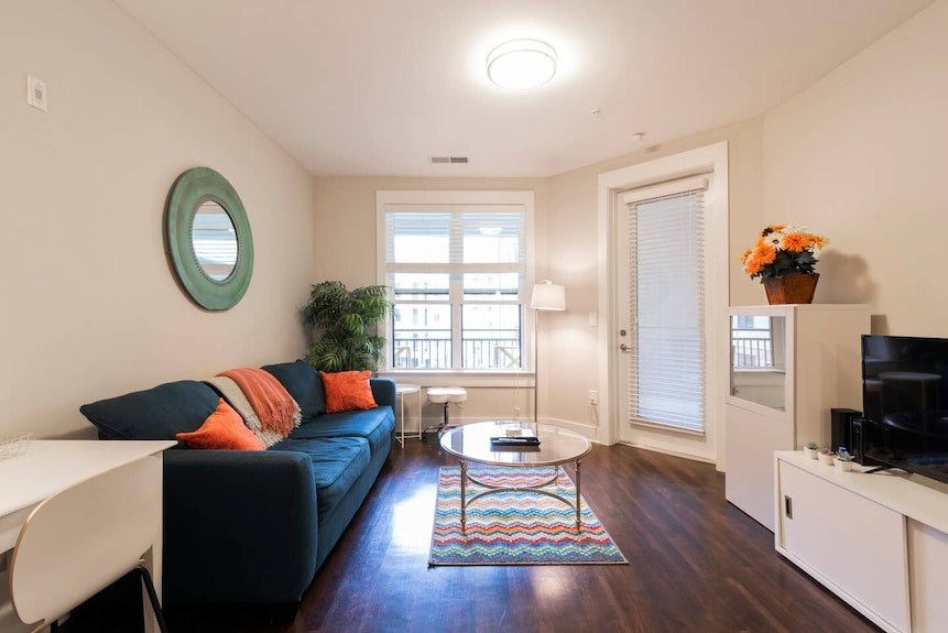 Modern Cozy 1br Gym Balcony Free Parking - North Carolina