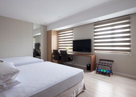 Quarto Quádruplo Comfort | Secretária, Wi-fi grátis, roupa de cama fornecida 