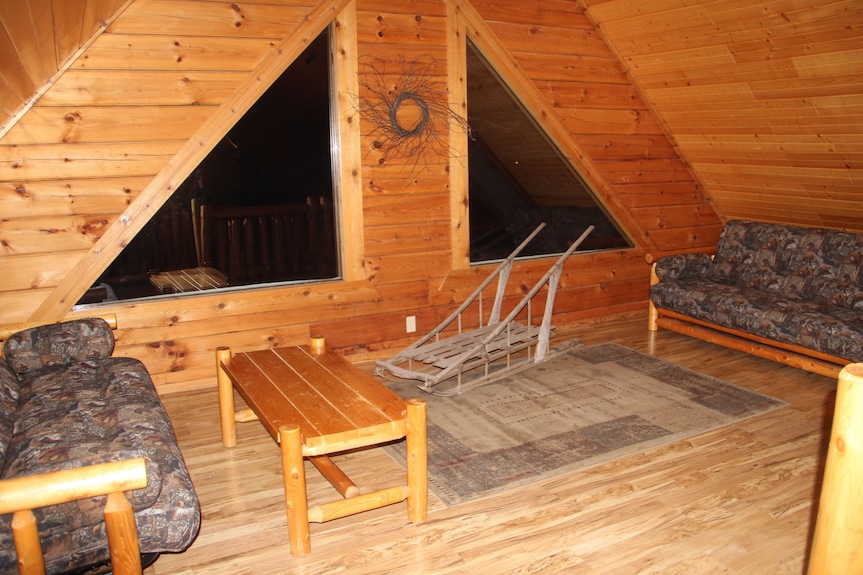 North Woods Spacious Cabin - Wisconsin