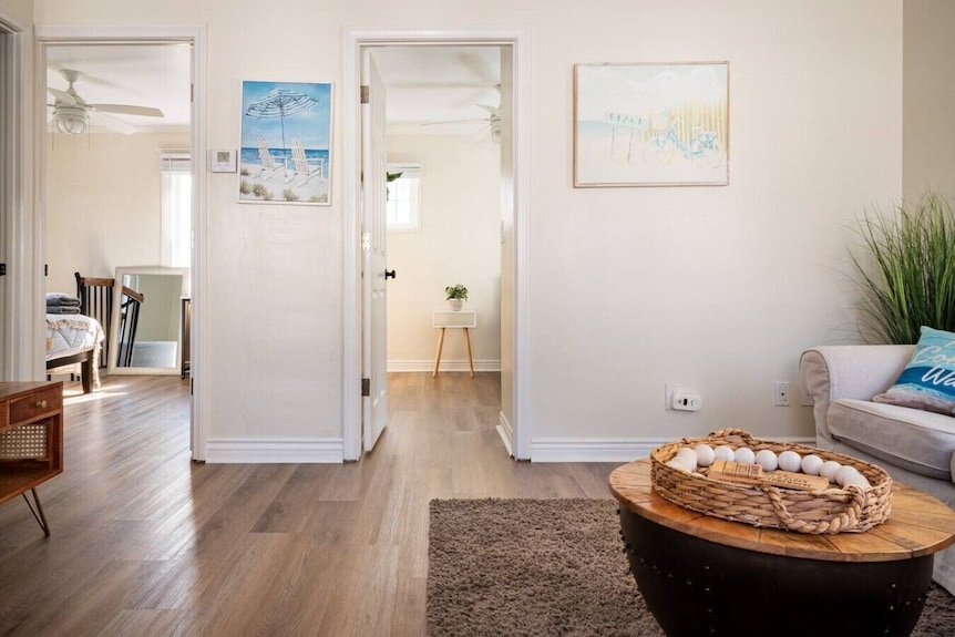 Two Minutes To Beach Beach Bungalow\nhermosa Beach Walking Distance Shops, Pier - Hermosa Beach, CA