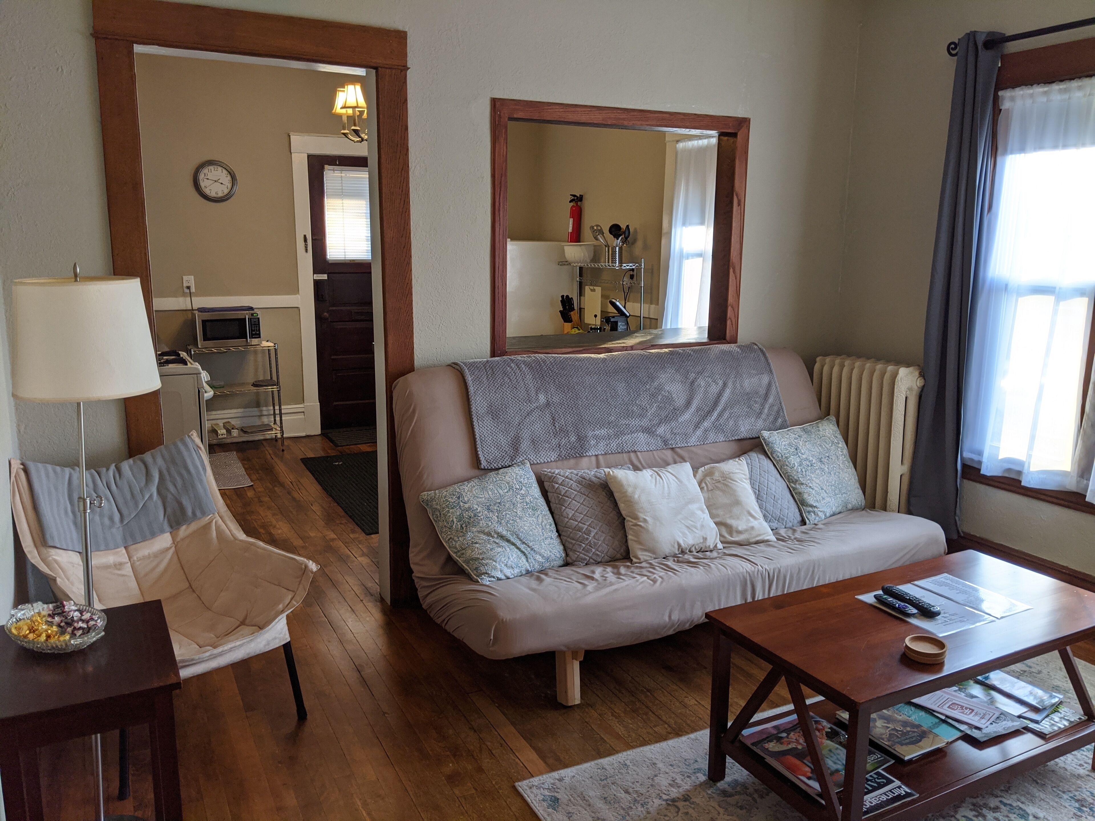 Great Uptown Apartment, Great Location! Suite#1 - New Hope, MN