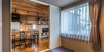 Televisor de ecrã plano de 45 polegadas com canais via satélite 