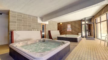 Condo, 2 quartos | Hidromassagem interna