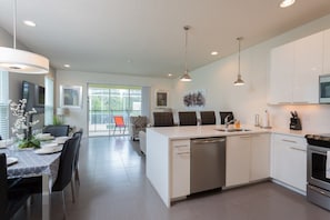 Casa | Cozinha privada | Geladeira, micro-ondas, fogão, lava-louças