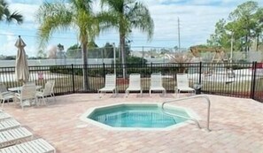 Apartamento em Condomínio Fechado | Piscina | Piscina exterior