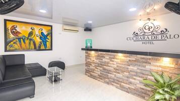 TV 32 polegadas com canais a cabo