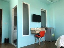 Quarto casal básico | Individualmente decorados, individualmente mobiliados, escrivaninha