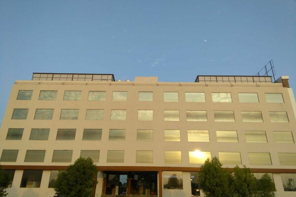 Hotel Akaibara - Surendranagar