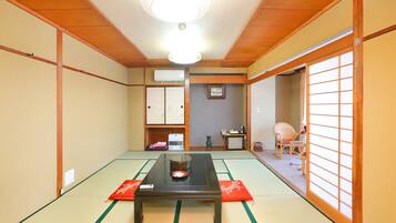 Quarto Tradicional, não fumadores (Japanese Style for 4 Guests) | Wi-fi grátis