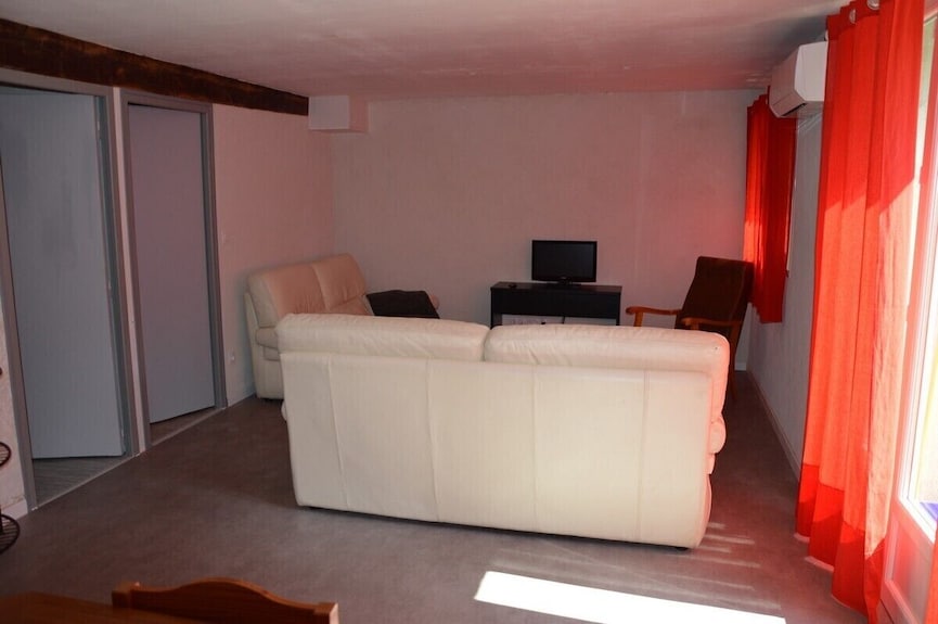 La Ferme Du Sublon, Gîte Le Romarin, Vente à La Ferme - Malaucène