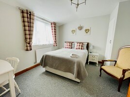 Casa | 4 quartos, ferro/tábua de engomar, berço de viagem, Wi-fi grátis 