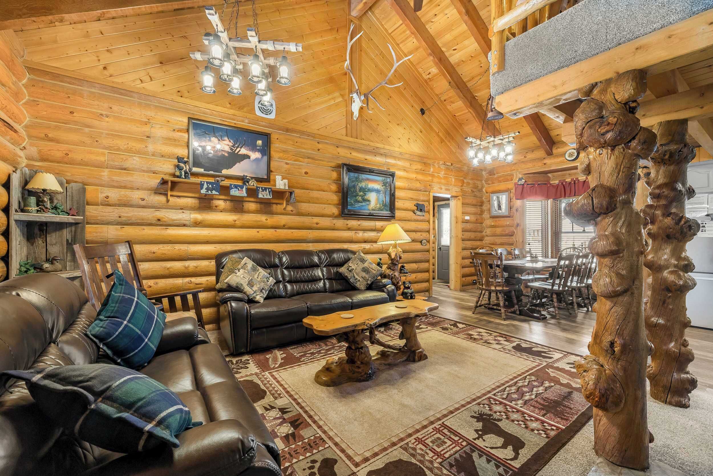 Gnarly Bear Sleeps 12 - 21 Miles To Yellowstone - Hot Tub - Firepit - Wifi - Island Park, ID