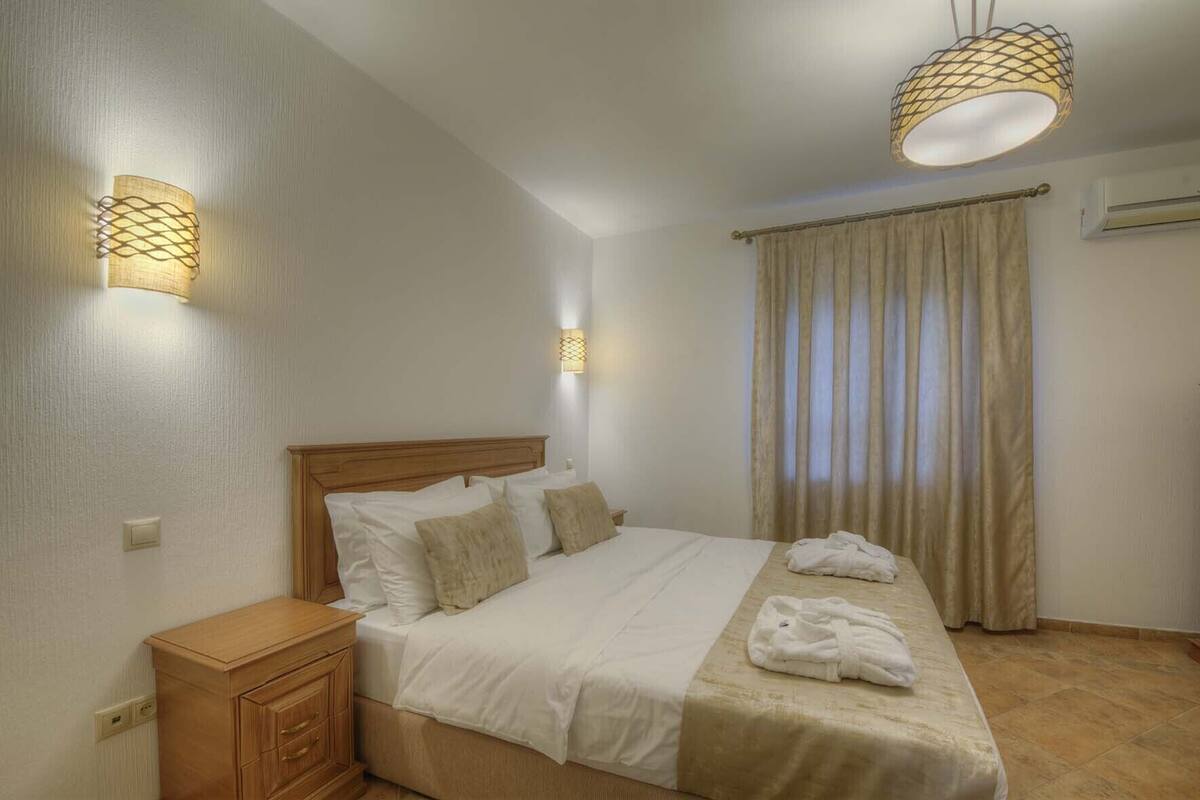 Suite Standard (2. Building) | Roupa de alta qualidade, edredões de penas, cofre no quarto 