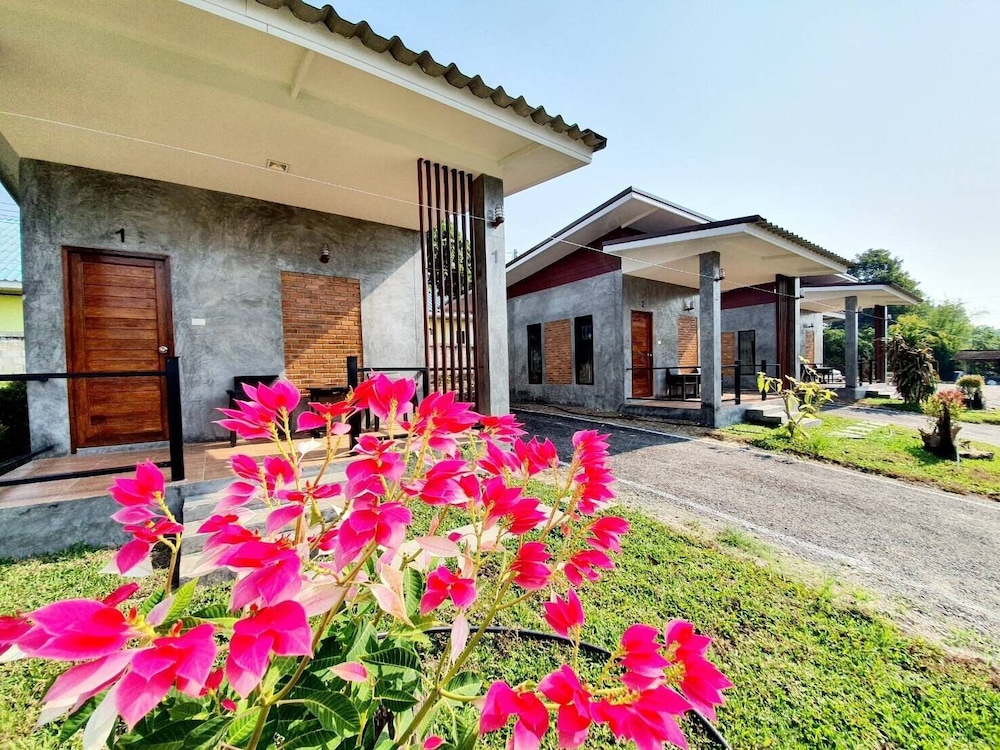 B Tel Chomthong Resort Chiang Mai - Mae Hong Son