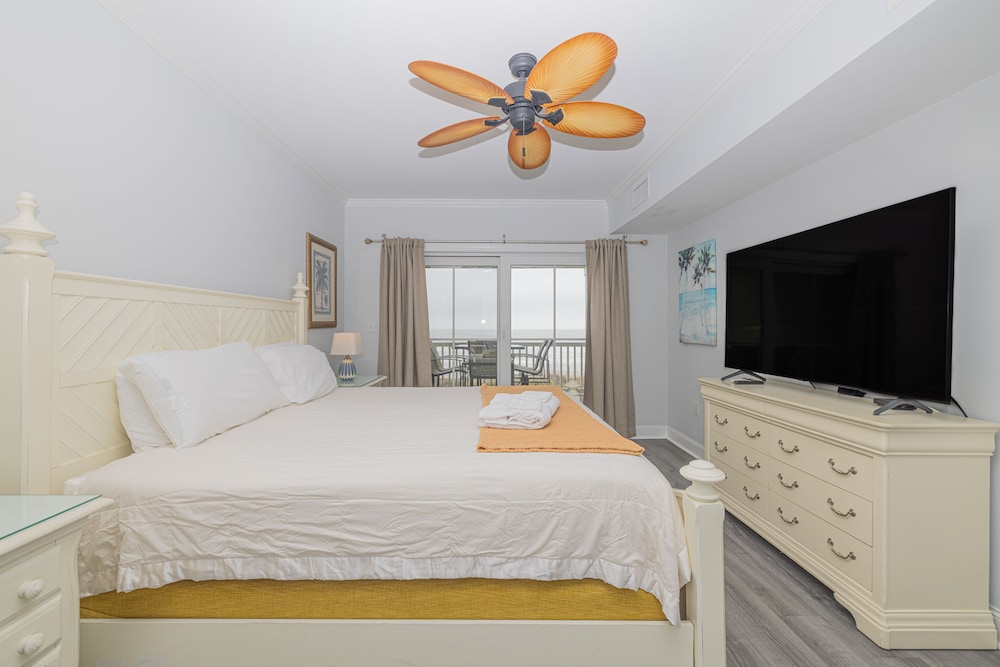 Oceanfront, Spacious Condo W/ Breathtaking Ocean Views! Community Pool & Elevator! - Isle of Palms, SC