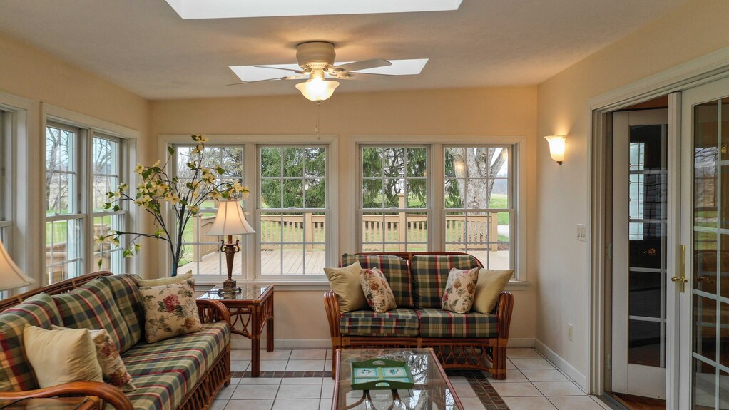 オハイオ州のアーミッシュの国の中心にある巨大な7000平方フィートのヴィラ - オハイオ州