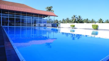 Piscina exterior