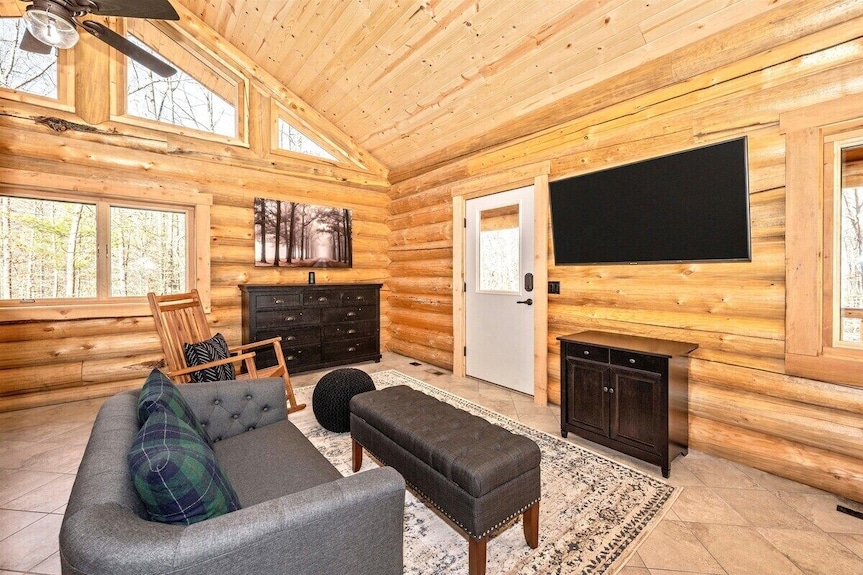 Studio Apartment At Sugarloaf Log House - Maryland (State)