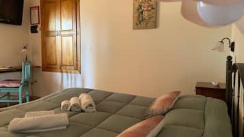 Quarto casal conforto (Violetta) | Cofres nos quartos, escrivaninha, quartos à prova de som