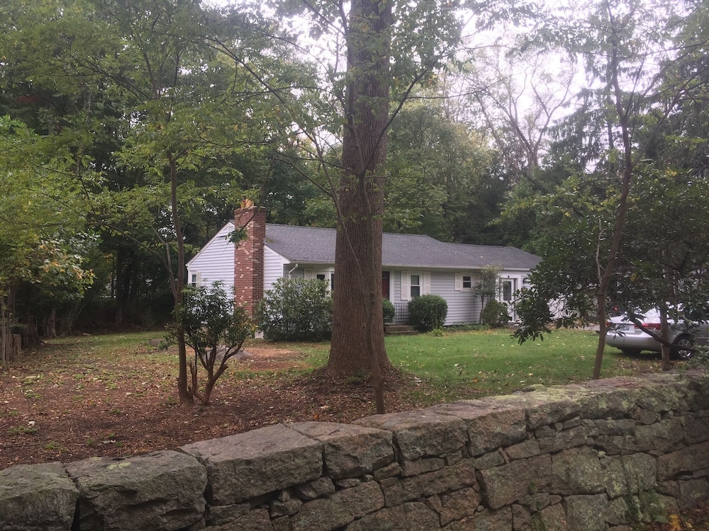 3 Bedroom 2 Bath Home Located In South County Rhode Island - Rhode Island