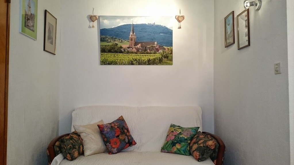 Maison Indépendante Dans Cour Privée Au Calme Au Cœur De Bergheim - Bergheim, France