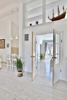 Apartamento premium (12) | Lençóis italianos Frette, roupas de cama premium, edredons de pluma