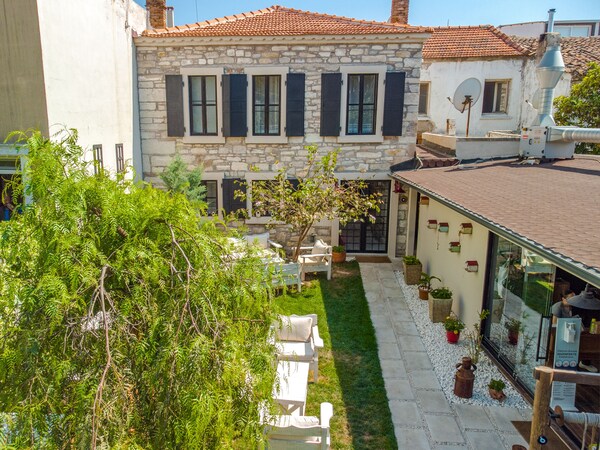 Urla Taş Konak Otel - Urla