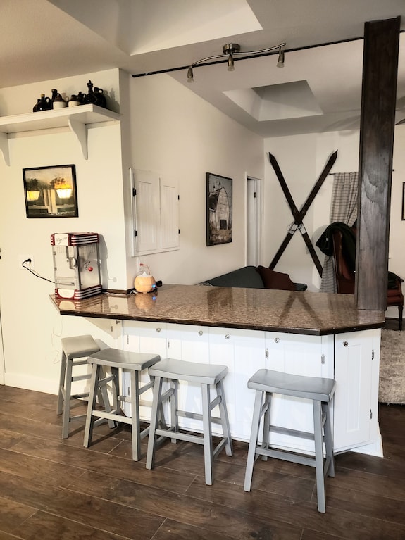 Step Back In Time Farm House - Lake Erie, PA