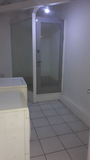 Um polibã, toalhas fornecidas