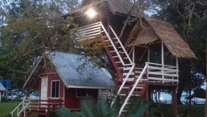 Casa na Árvore Standard | Roupa hipoalergénica, secretária, ferro/tábua de engomar